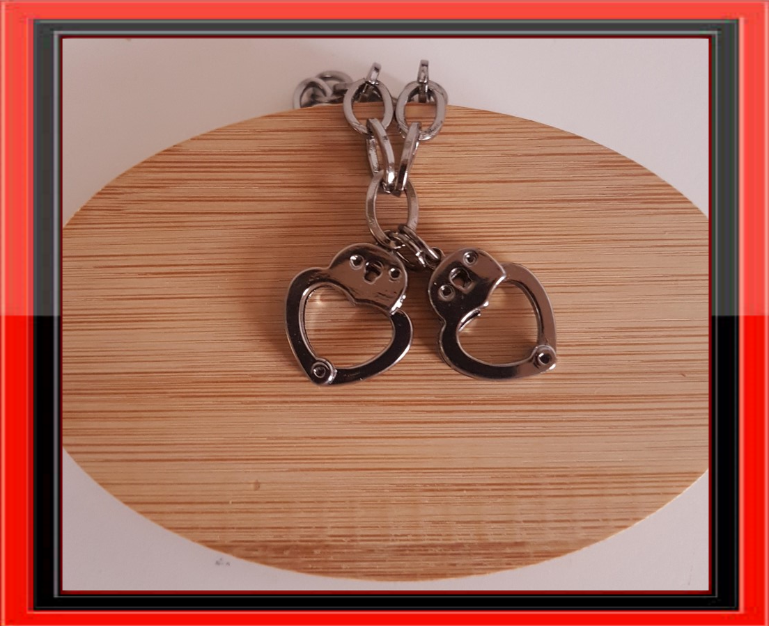 Zwarte Hartjes Handboeien ketting Stainless Steel :: Bdsm sieraden sanny